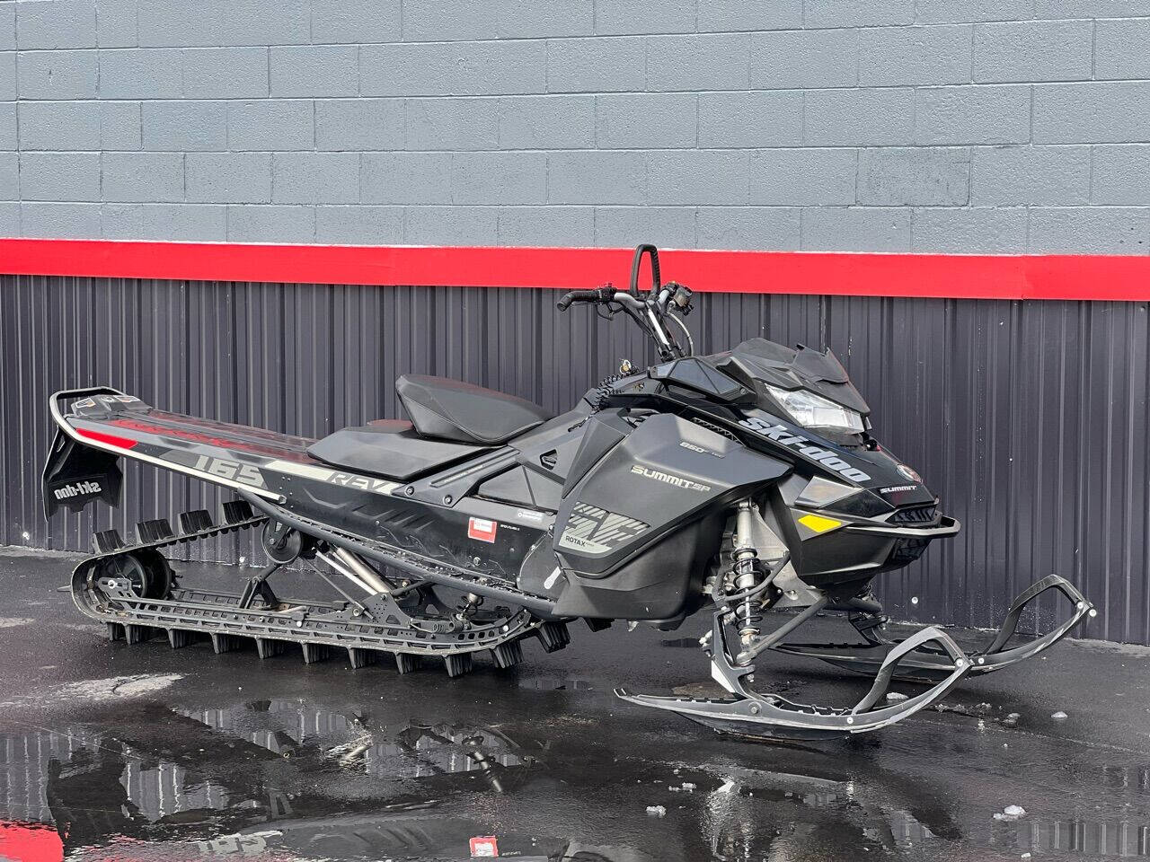2022 Ski Doo Summit 146