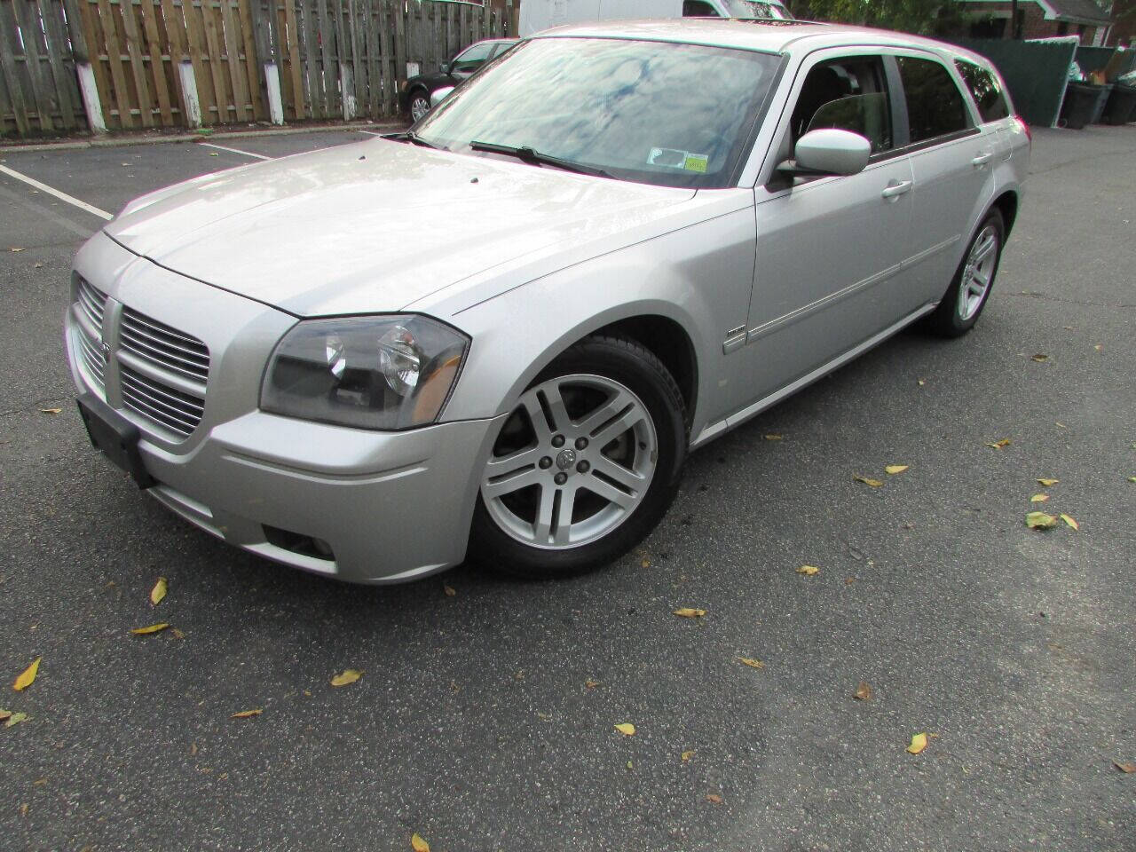 2005 Dodge Magnum Silver