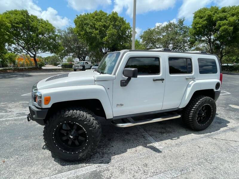 Hummer H3 Lifted White