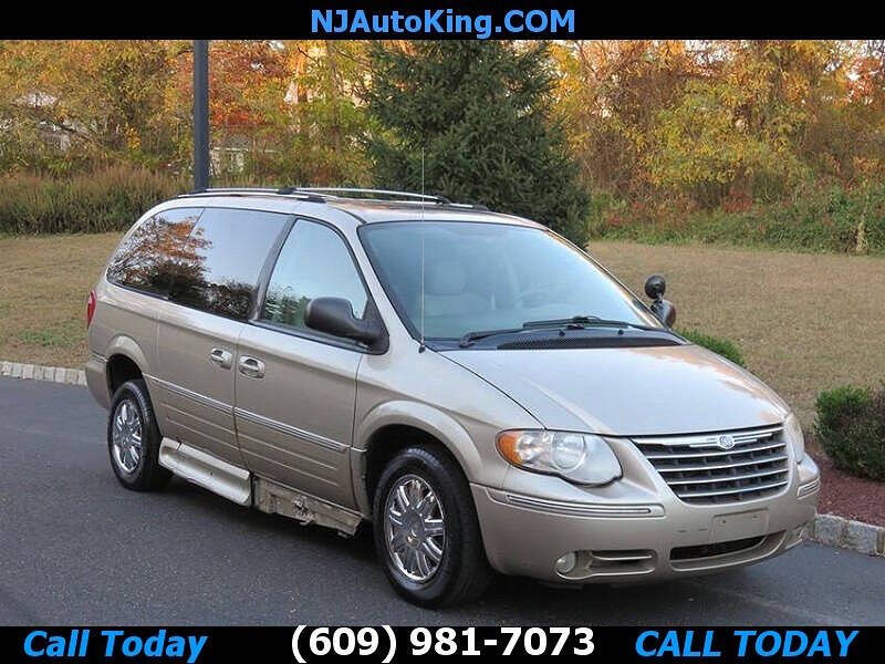 2006 Chrysler Town and Country For Sale In Lakewood, NJ - Carsforsale.com®