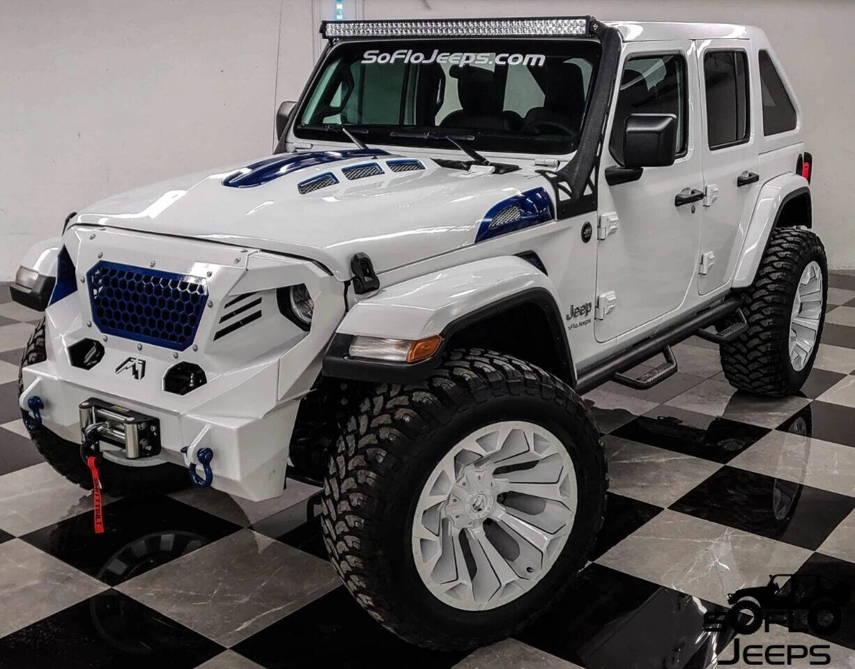 2018 Jeep Wrangler Unlimited White V6 3.6L - Soflo Customs