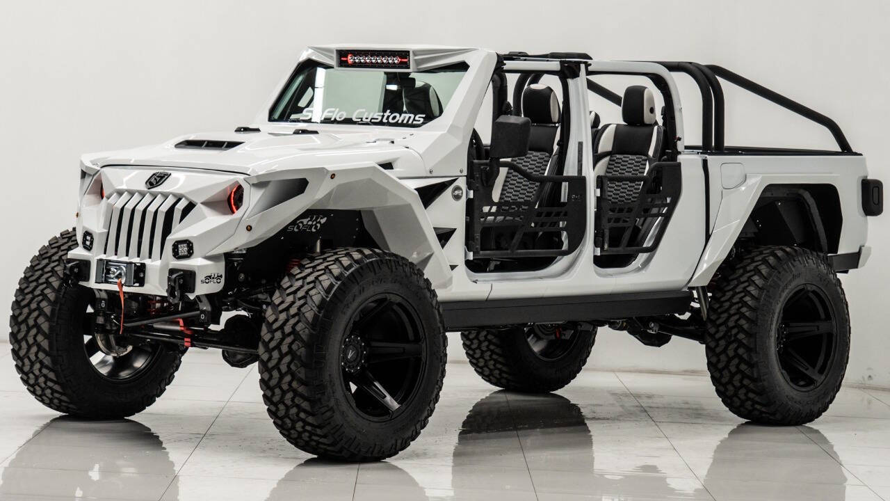 2025 Jeep Gladiator White 3.6L V6 - Soflo Customs