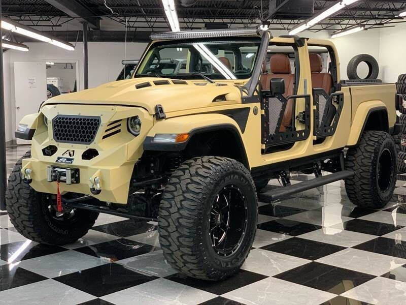 2020 Jeep Gladiator Beige V6 - Soflo Customs