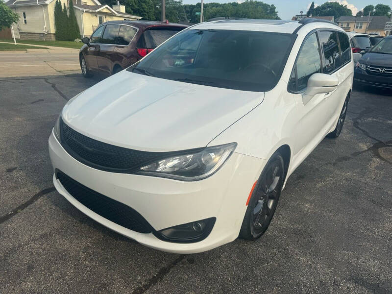 AM AUTO SALES LLC – Car Dealer in Milwaukee, WI