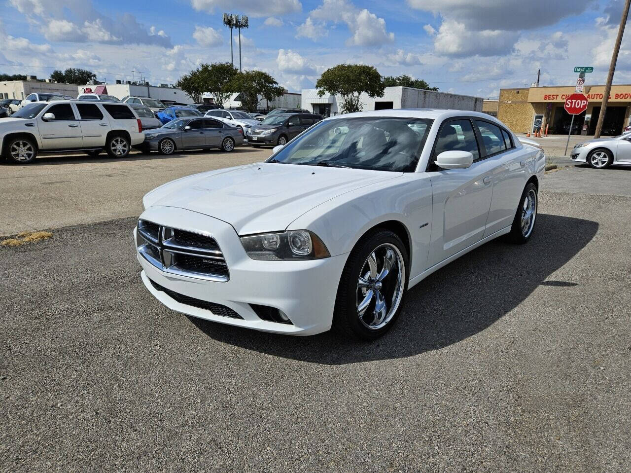 2011 Dodge Charger Rt White