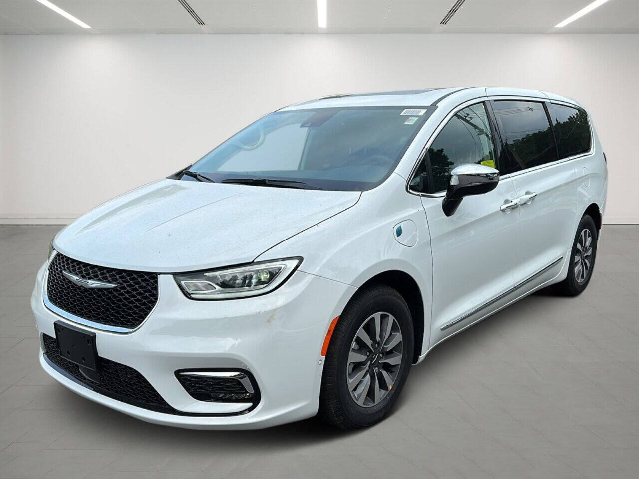 White 2023 Chrysler Pacifica Plug In Hybrid